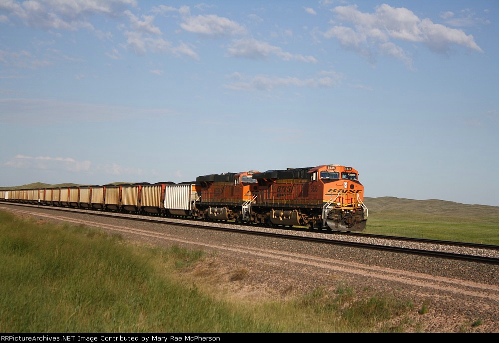 BNSF 5835